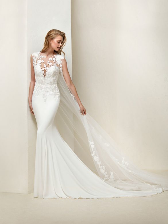 25 Best Wedding Dresses for Tall Brides in 2024 - Royal Wedding