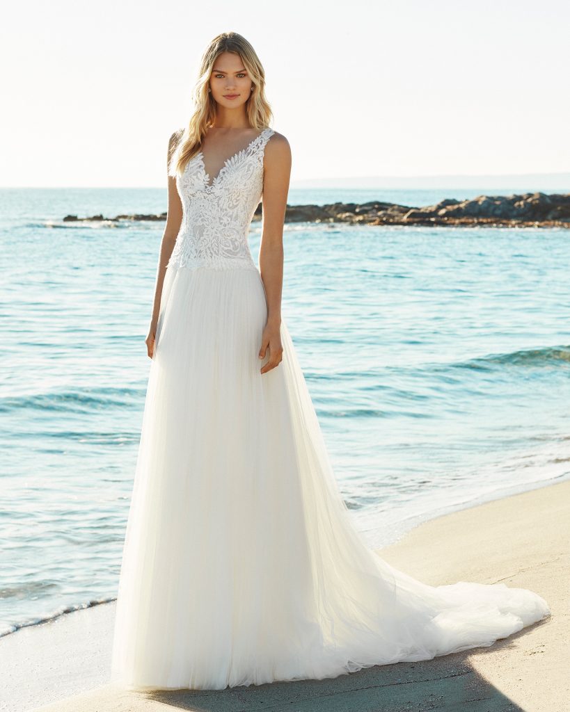 21 Best Beach Wedding Dresses For 2019 2020 Royal Wedding