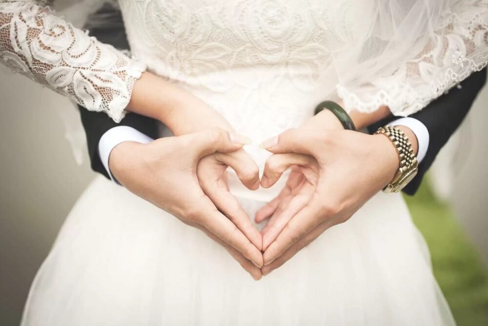 5 Ideas For A Beautiful Wedding on a Budget - Royal Wedding