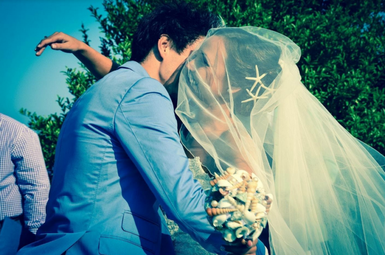 Here is How to Smile Perfectly on Your Wedding Day - Royal Wedding