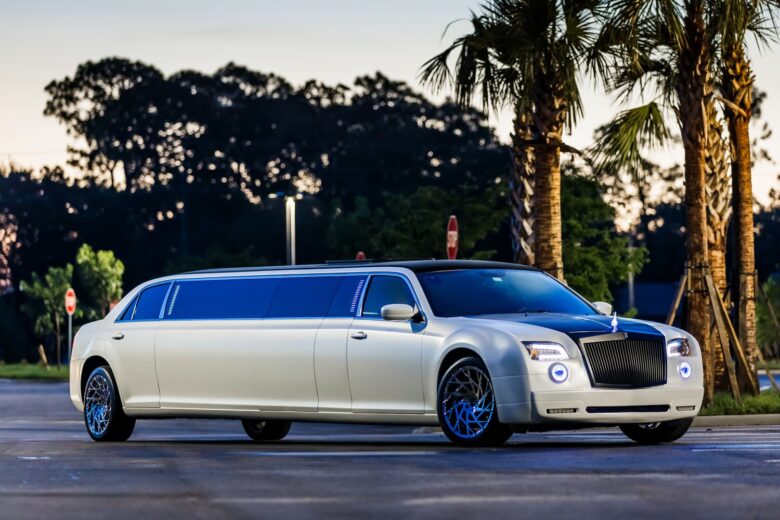 4 Types of Wedding Limos for Your Big Day - Royal Wedding