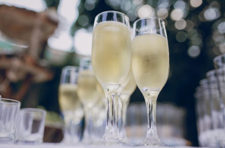 Can Champagne Be an Appropriate Accompaniment to a Wedding Banquet ...